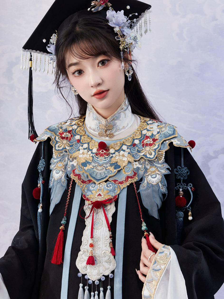 "君心凌云" PEACOCK EMBROIDERED GRADUATION HANFU SET