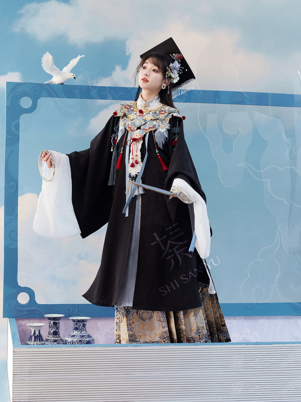 "君心凌云" PEACOCK EMBROIDERED GRADUATION HANFU SET